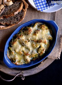 Broccoli with Bacon and Bechamel Sauce - Más Brocoli